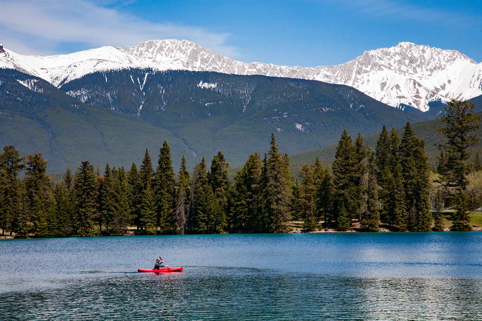 Lac Beauvert | Explore Jasper National Park Alberta Canada