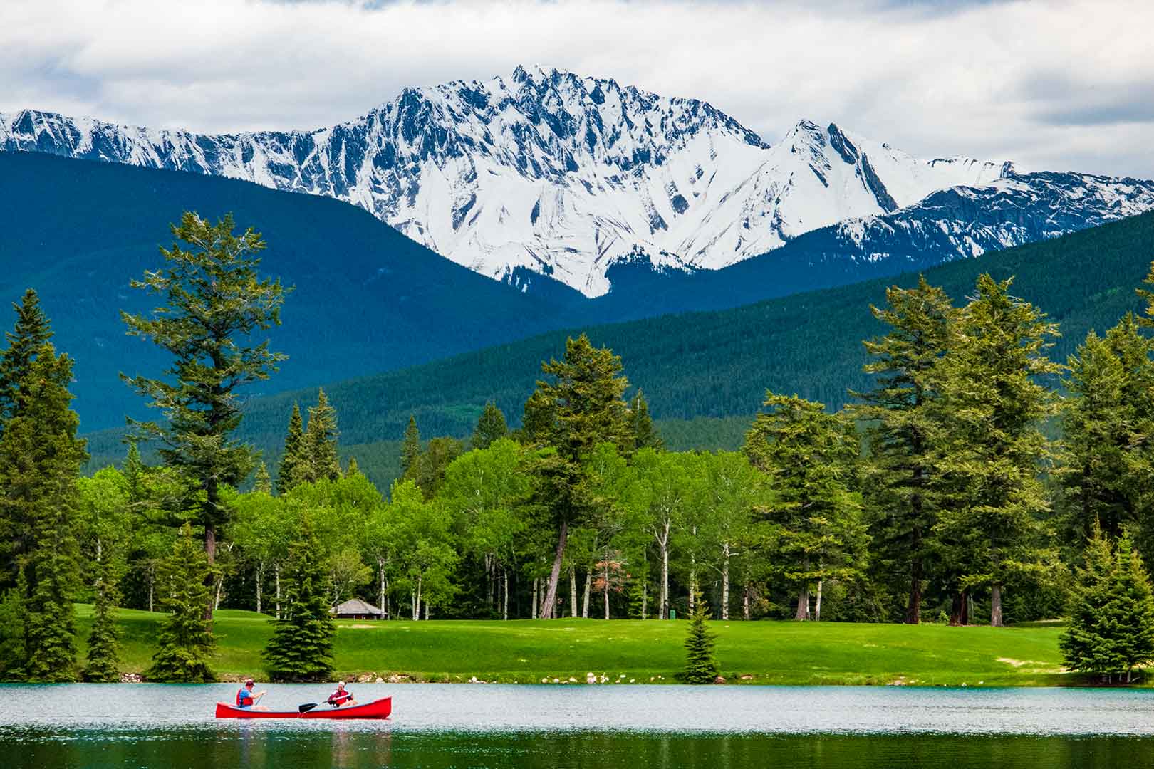 Lac Beauvert | Explore Jasper National Park Alberta Canada