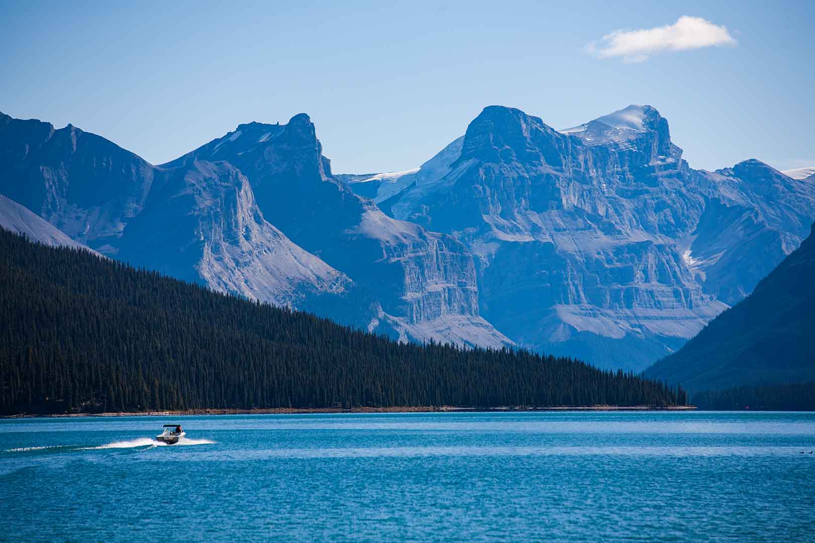 Maligne Lake | Explore Jasper National Park Alberta Canada