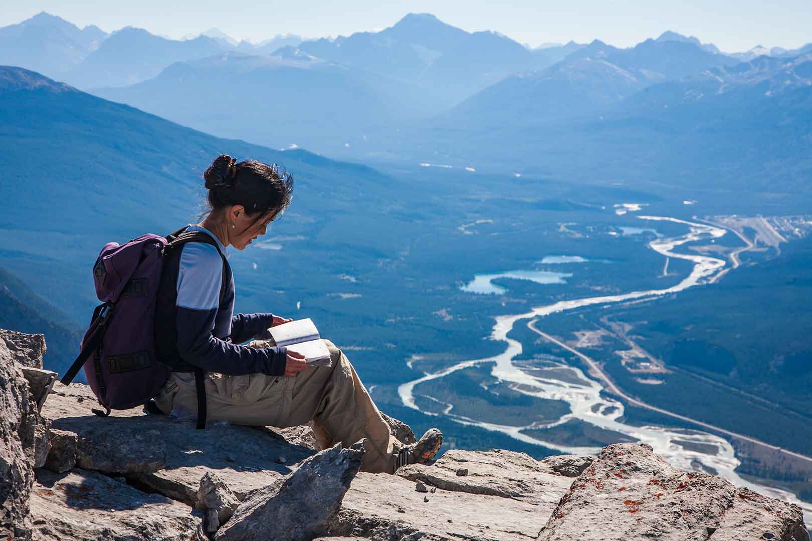 Hiking Hawk Mountain | All about Jasper National Park